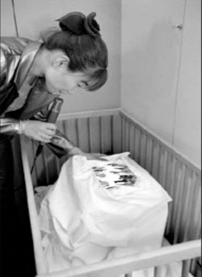 Neuro-Baby – Art Innovation Tosa Laboratory